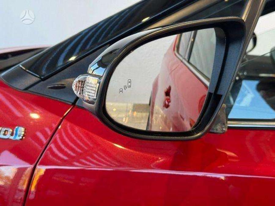 Red Toyota C-HR 2020 in Siauliai, with an engine capacity of 1.80 L and mileage of 87 thousand km for 21900 €, photo 8 on AUTOMOTO.COM.LV