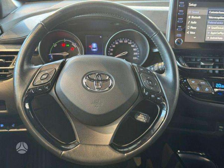 Red Toyota C-HR 2020 in Siauliai, with an engine capacity of 1.80 L and mileage of 87 thousand km for 21900 €, photo 12 on AUTOMOTO.COM.LV