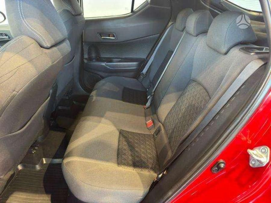 Red Toyota C-HR 2020 in Siauliai, with an engine capacity of 1.80 L and mileage of 87 thousand km for 21900 €, photo 19 on AUTOMOTO.COM.LV