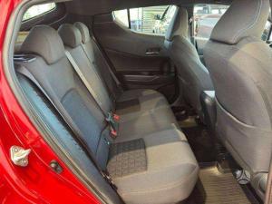 Red Toyota C-HR 2020 in Siauliai, with an engine capacity of 1.80 L and mileage of 87 thousand km for 21900 €, photo 20 on AUTOMOTO.COM.LV
