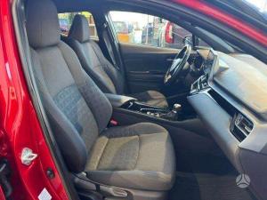 Red Toyota C-HR 2020 in Siauliai, with an engine capacity of 1.80 L and mileage of 87 thousand km for 21900 €, photo 21 on AUTOMOTO.COM.LV