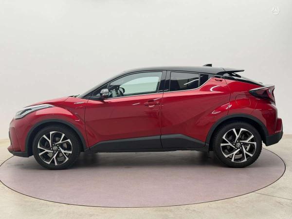 Toyota C-HR 2020 in Panevezys on AUTOMOTO.COM.LV Red Toyota C-HR 2020 in Panevezys, with an engine capacity of 1.99 L and mileage of 150 thousand km for 21590 €, photo 6 on AUTOMOTO.COM.LV