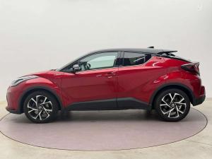 Red Toyota C-HR 2020 in Panevezys, with an engine capacity of 1.99 L and mileage of 150 thousand km for 21590 €, photo 6 on AUTOMOTO.COM.LV