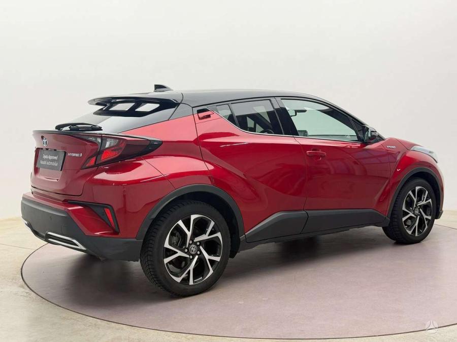 Red Toyota C-HR 2020 in Panevezys, with an engine capacity of 1.99 L and mileage of 150 thousand km for 21590 €, photo 9 on AUTOMOTO.COM.LV