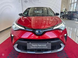 Red Toyota C-HR 2020 in Siauliai, with an engine capacity of 1.99 L and mileage of 40 thousand km for 21900 €, photo 4 on AUTOMOTO.COM.LV