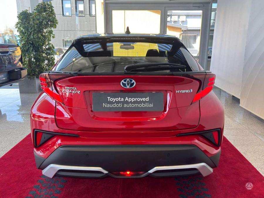Red Toyota C-HR 2020 in Siauliai, with an engine capacity of 1.99 L and mileage of 40 thousand km for 21900 €, photo 7 on AUTOMOTO.COM.LV