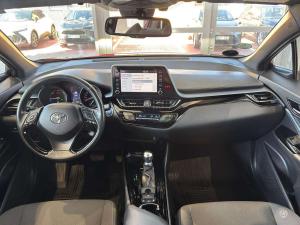 Red Toyota C-HR 2020 in Siauliai, with an engine capacity of 1.99 L and mileage of 40 thousand km for 21900 €, photo 14 on AUTOMOTO.COM.LV