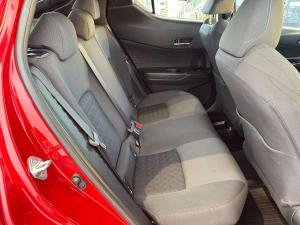 Red Toyota C-HR 2020 in Siauliai, with an engine capacity of 1.99 L and mileage of 40 thousand km for 21900 €, photo 22 on AUTOMOTO.COM.LV