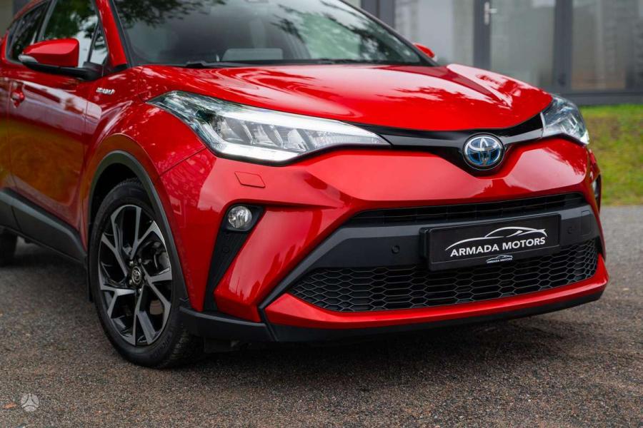 Красный Тойота C-HR 2020 в Вильнюс, объемом двигателя 1.80 л и пробегом 82 тыс. км за 20500 €, фото 3 на AUTOMOTO.COM.LV
