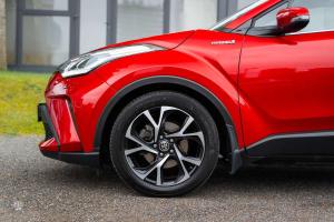 Красный Тойота C-HR 2020 в Вильнюс, объемом двигателя 1.80 л и пробегом 82 тыс. км за 20500 €, фото 10 на AUTOMOTO.COM.LV