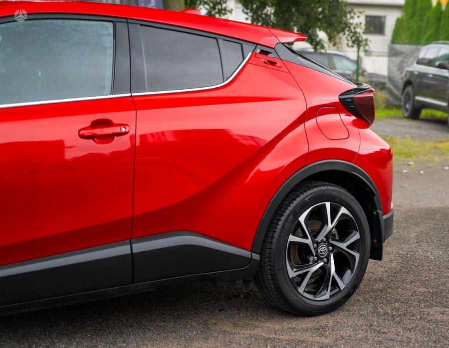 Красный Тойота C-HR 2020 в Вильнюс, объемом двигателя 1.80 л и пробегом 82 тыс. км за 20500 €, фото 14 на AUTOMOTO.COM.LV