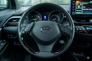 Красный Тойота C-HR 2020 в Вильнюс, объемом двигателя 1.80 л и пробегом 82 тыс. км за 20500 €, фото 27 на AUTOMOTO.COM.LV