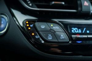 Красный Тойота C-HR 2020 в Вильнюс, объемом двигателя 1.80 л и пробегом 82 тыс. км за 20500 €, фото 32 на AUTOMOTO.COM.LV