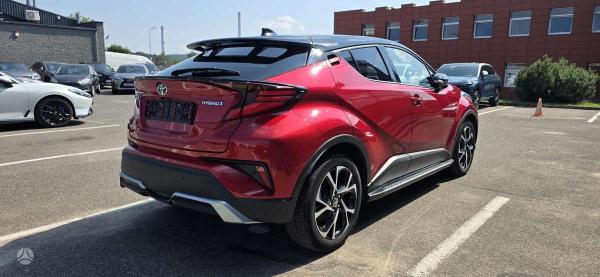Красный Тойота C-HR 2020 в Вильнюс, объемом двигателя 1.99 л и пробегом 74 тыс. км за 23980 €, фото 5 на AUTOMOTO.COM.LV
