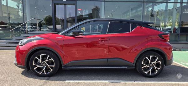 Красный Тойота C-HR 2020 в Вильнюс, объемом двигателя 1.99 л и пробегом 74 тыс. км за 23980 €, фото 7 на AUTOMOTO.COM.LV