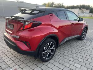 Red Toyota C-HR 2020 in Raseiniai, with an engine capacity of 1.20 L and mileage of 36 thousand km for 16300 €, photo 3 on AUTOMOTO.COM.LV