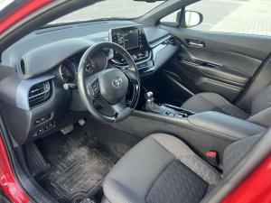Red Toyota C-HR 2020 in Raseiniai, with an engine capacity of 1.20 L and mileage of 36 thousand km for 16300 €, photo 9 on AUTOMOTO.COM.LV