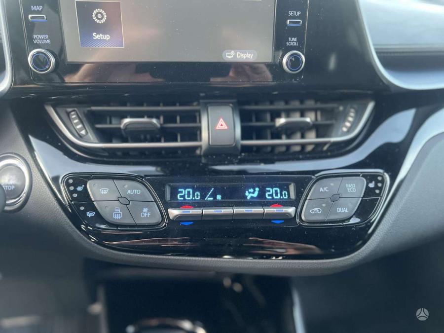 Red Toyota C-HR 2020 in Raseiniai, with an engine capacity of 1.20 L and mileage of 36 thousand km for 16300 €, photo 11 on AUTOMOTO.COM.LV