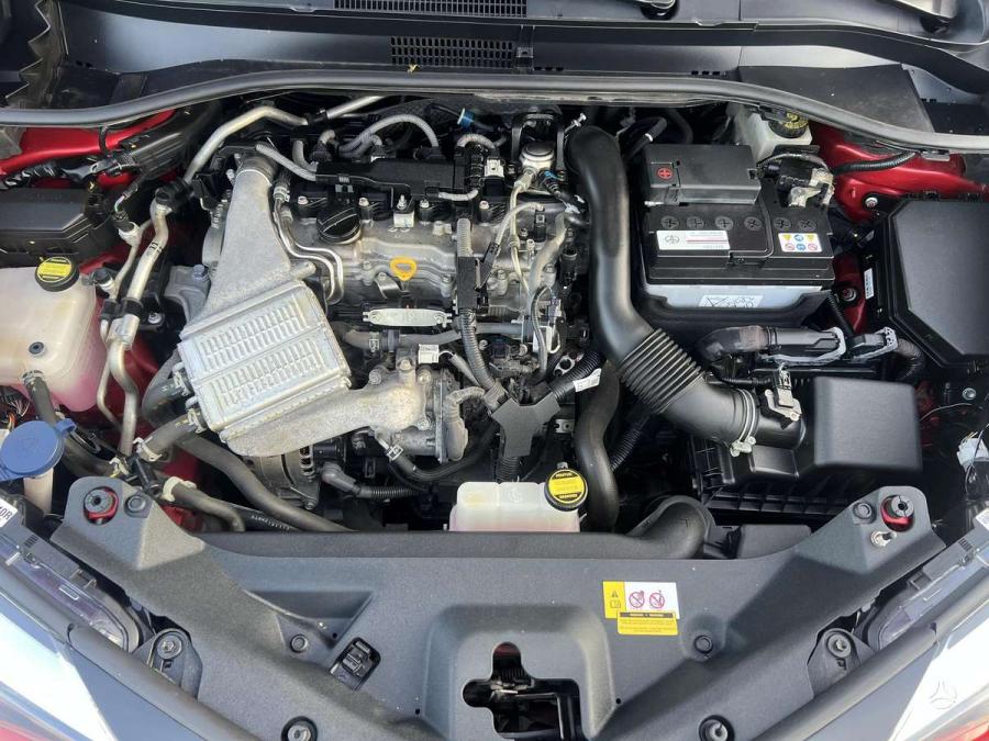 Red Toyota C-HR 2020 in Raseiniai, with an engine capacity of 1.20 L and mileage of 36 thousand km for 16300 €, photo 19 on AUTOMOTO.COM.LV