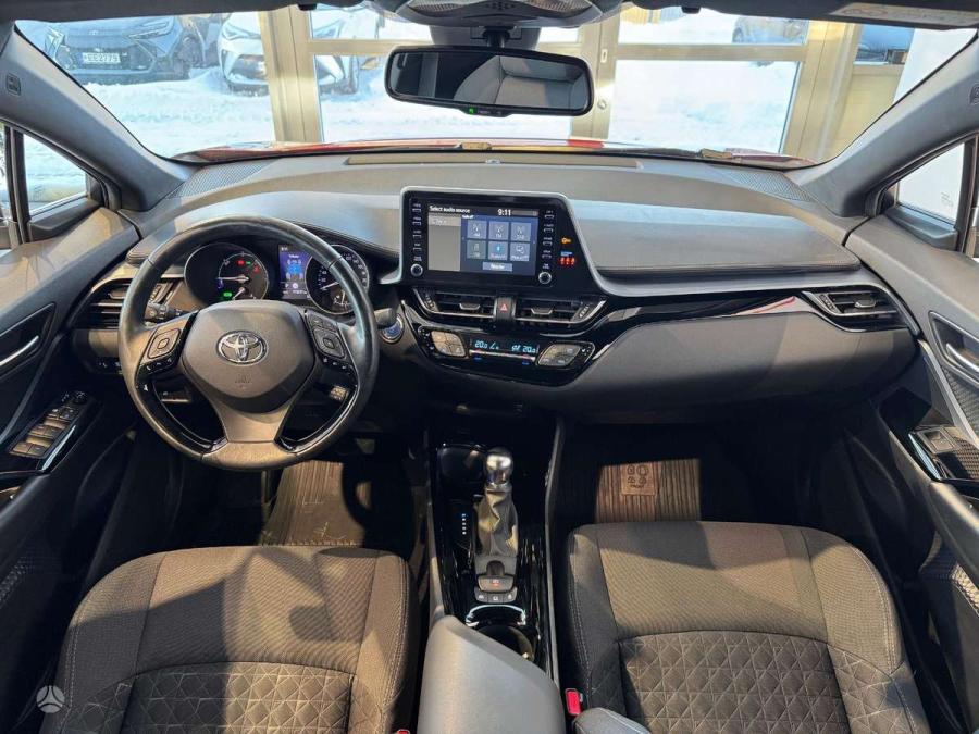 Sarkans Toyota C-HR 2021 Šauļi, ar dzinēja tilpumu 1.80 L un nobraukumu 113 tūkst. km par 21300 €, foto 15 vietnē AUTOMOTO.COM.LV
