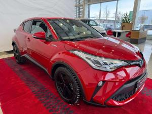 Red Toyota C-HR 2021 in Siauliai, with an engine capacity of 1.80 L and mileage of 50 thousand km for 20900 €, photo 2 on AUTOMOTO.COM.LV