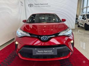 Red Toyota C-HR 2021 in Siauliai, with an engine capacity of 1.80 L and mileage of 50 thousand km for 20900 €, photo 3 on AUTOMOTO.COM.LV