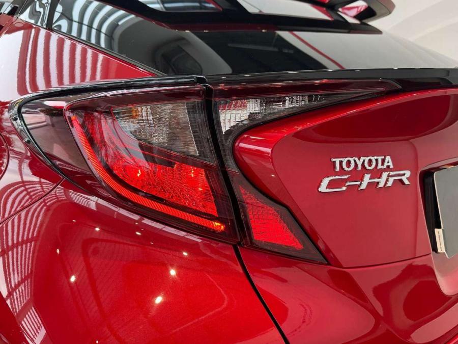 Red Toyota C-HR 2021 in Siauliai, with an engine capacity of 1.80 L and mileage of 50 thousand km for 20900 €, photo 9 on AUTOMOTO.COM.LV