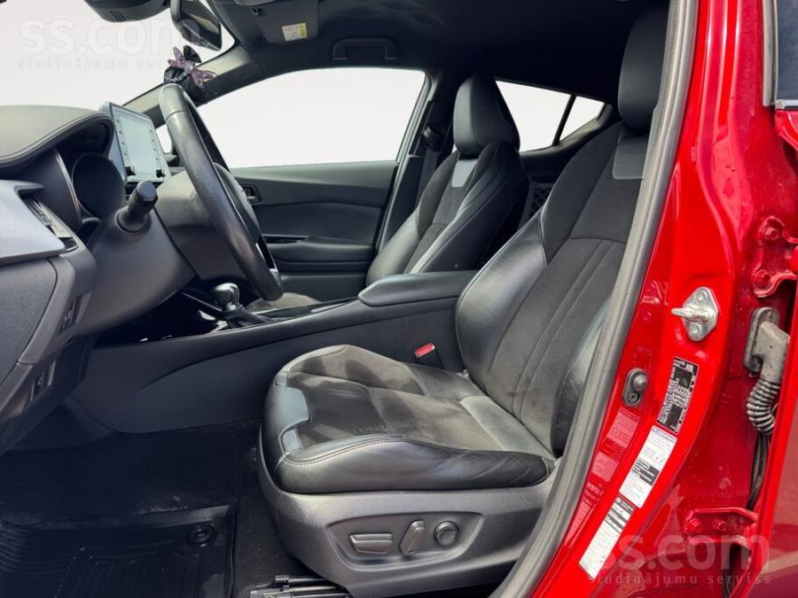 Sarkans Toyota C-HR 2021 Rīga, ar dzinēja tilpumu 1.80 L un nobraukumu 69 tūkst. km par 20500 €, foto 12 vietnē AUTOMOTO.COM.LV