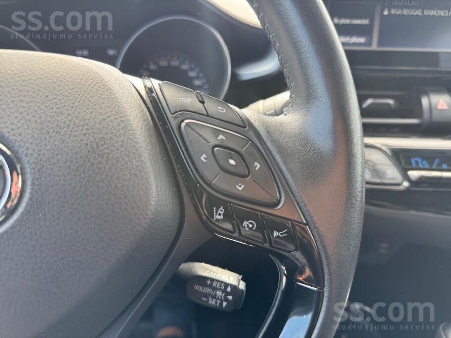 Sarkans Toyota C-HR 2021 Rīga, ar dzinēja tilpumu 1.80 L un nobraukumu 69 tūkst. km par 20500 €, foto 15 vietnē AUTOMOTO.COM.LV