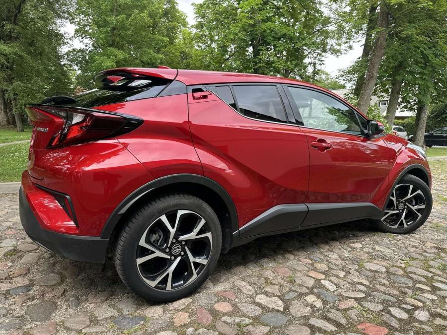 Красный Тойота C-HR 2021 в Каунас, объемом двигателя 1.20 л и пробегом 100 тыс. км за 19990 €, фото 5 на AUTOMOTO.COM.LV