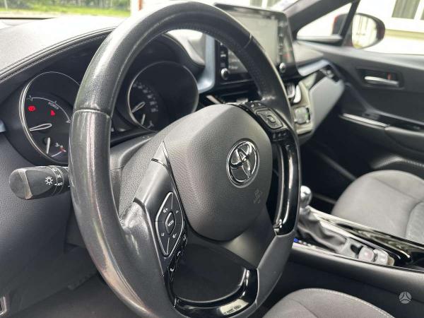 Sarkans Toyota C-HR 2021 Kauņa, ar dzinēja tilpumu 1.20 L un nobraukumu 100 tūkst. km par 19990 €, foto 9 vietnē AUTOMOTO.COM.LV