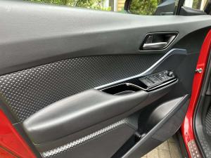 Красный Тойота C-HR 2021 в Каунас, объемом двигателя 1.20 л и пробегом 100 тыс. км за 19990 €, фото 16 на AUTOMOTO.COM.LV