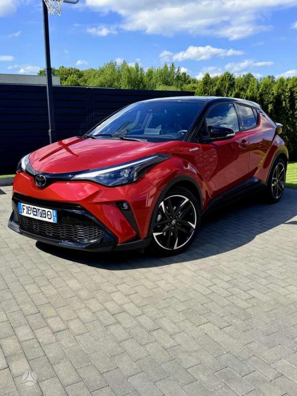 Красный Тойота C-HR 2021 в Каунас, объемом двигателя 1.99 л и пробегом 78 тыс. км за 24900 €, фото 1 на AUTOMOTO.COM.LV