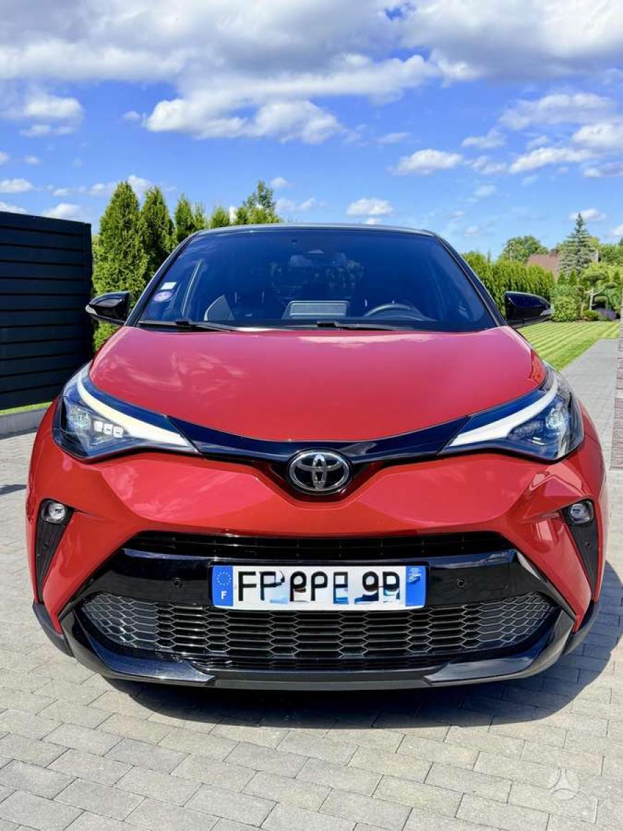 Красный Тойота C-HR 2021 в Каунас, объемом двигателя 1.99 л и пробегом 78 тыс. км за 24900 €, фото 4 на AUTOMOTO.COM.LV