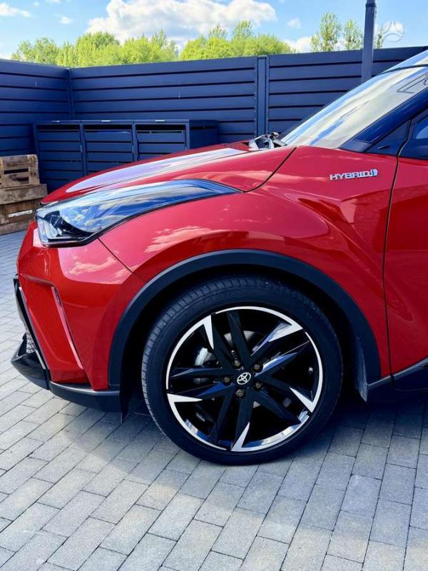 Красный Тойота C-HR 2021 в Каунас, объемом двигателя 1.99 л и пробегом 78 тыс. км за 24900 €, фото 4 на AUTOMOTO.COM.LV