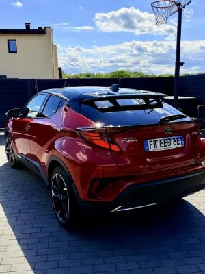 Красный Тойота C-HR 2021 в Каунас, объемом двигателя 1.99 л и пробегом 78 тыс. км за 24900 €, фото 7 на AUTOMOTO.COM.LV