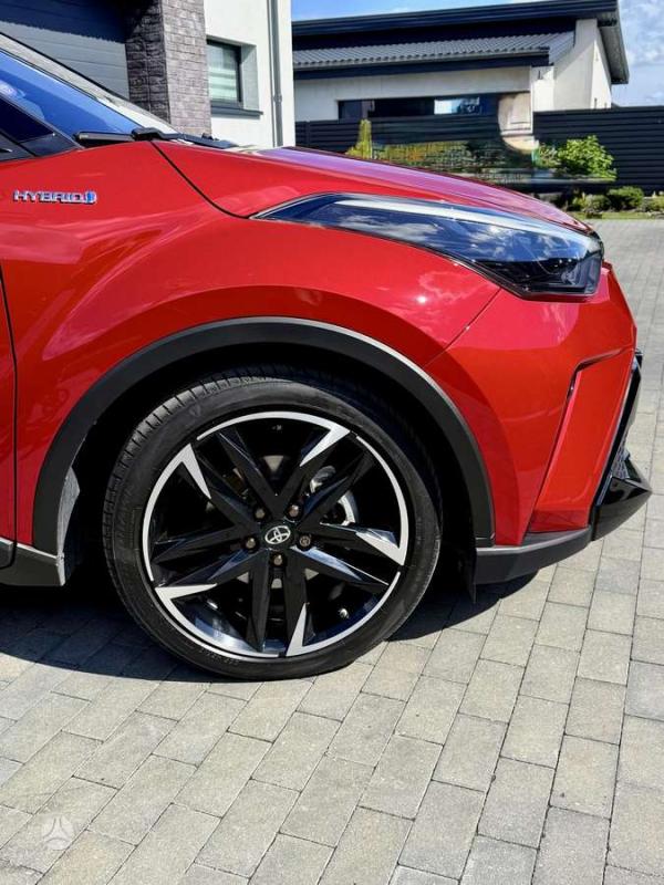 Красный Тойота C-HR 2021 в Каунас, объемом двигателя 1.99 л и пробегом 78 тыс. км за 24900 €, фото 9 на AUTOMOTO.COM.LV