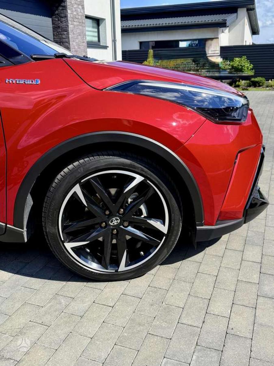 Красный Тойота C-HR 2021 в Каунас, объемом двигателя 1.99 л и пробегом 78 тыс. км за 24900 €, фото 10 на AUTOMOTO.COM.LV