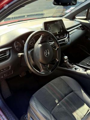 Красный Тойота C-HR 2021 в Каунас, объемом двигателя 1.99 л и пробегом 78 тыс. км за 24900 €, фото 16 на AUTOMOTO.COM.LV