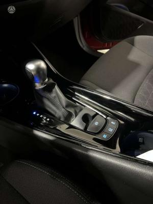 Красный Тойота C-HR 2021 в Клайпеда, объемом двигателя 1.80 л и пробегом 173 тыс. км за 17999 €, фото 5 на AUTOMOTO.COM.LV
