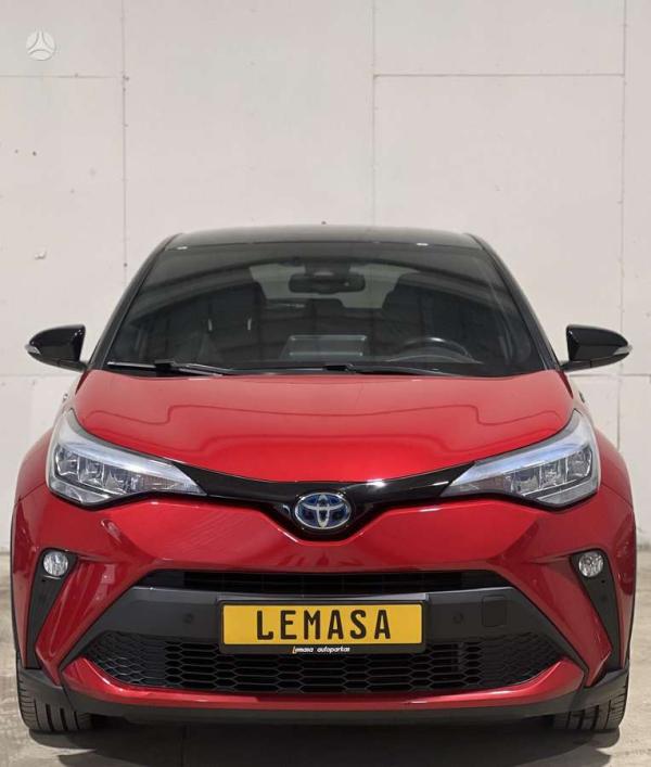 Red Toyota C-HR 2021 in Klaipeda, with an engine capacity of 1.80 L and mileage of 173 thousand km for 17999 €, photo 10 on AUTOMOTO.COM.LV