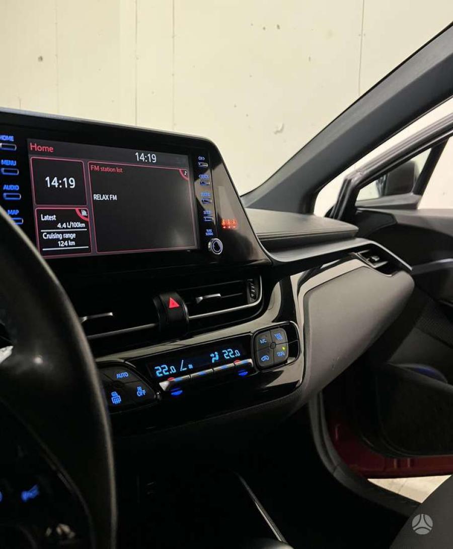 Красный Тойота C-HR 2021 в Клайпеда, объемом двигателя 1.80 л и пробегом 173 тыс. км за 17999 €, фото 13 на AUTOMOTO.COM.LV