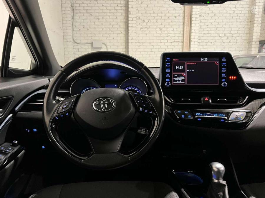 Красный Тойота C-HR 2021 в Клайпеда, объемом двигателя 1.80 л и пробегом 173 тыс. км за 17999 €, фото 14 на AUTOMOTO.COM.LV