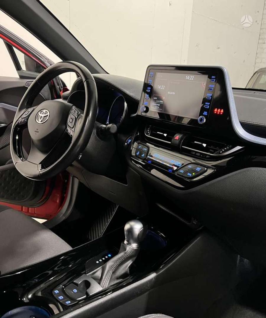 Красный Тойота C-HR 2021 в Клайпеда, объемом двигателя 1.80 л и пробегом 173 тыс. км за 17999 €, фото 17 на AUTOMOTO.COM.LV
