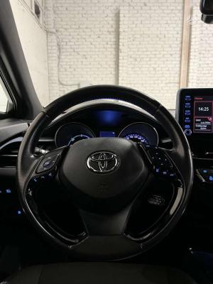 Красный Тойота C-HR 2021 в Клайпеда, объемом двигателя 1.80 л и пробегом 173 тыс. км за 17999 €, фото 23 на AUTOMOTO.COM.LV