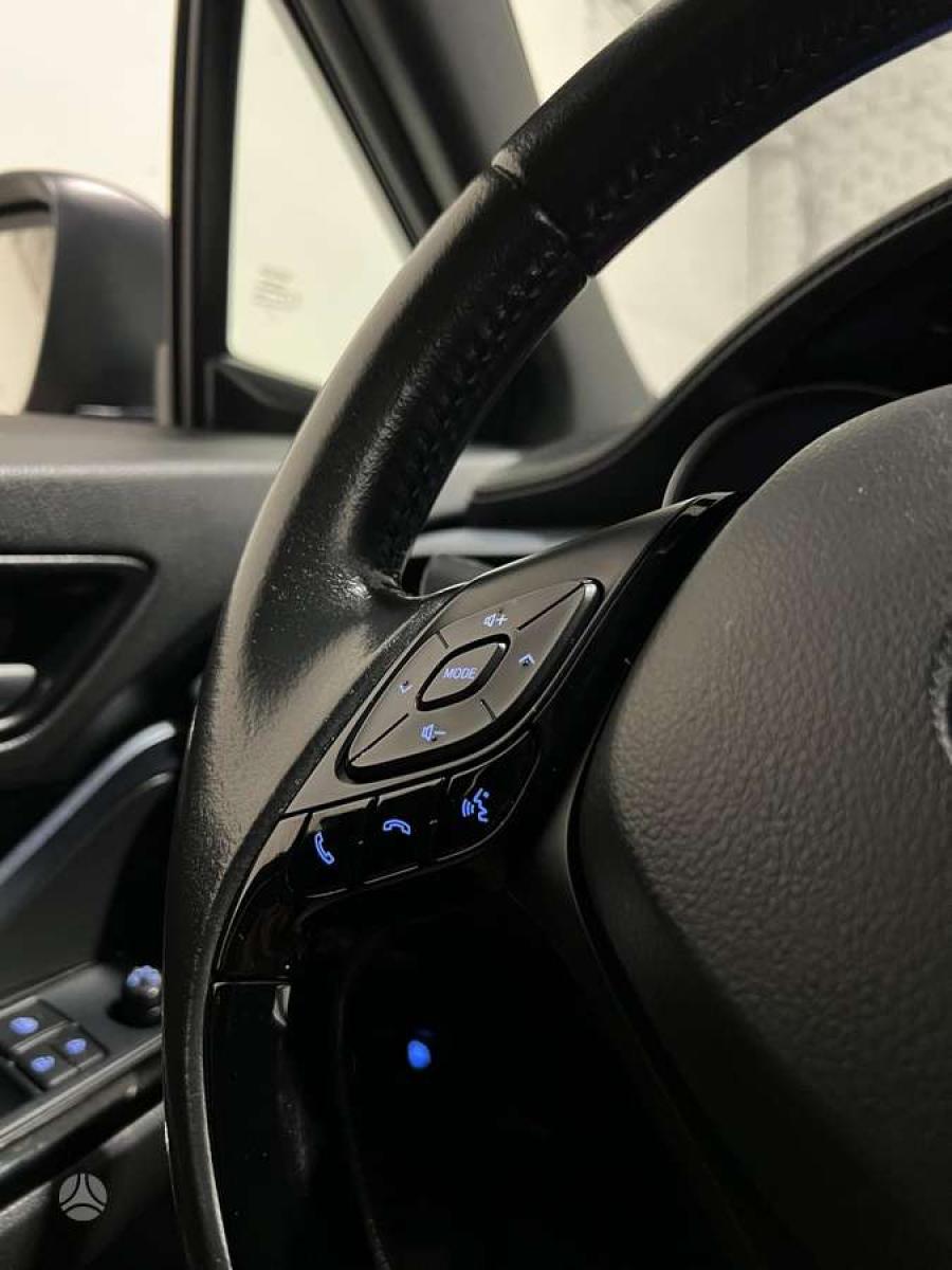 Красный Тойота C-HR 2021 в Клайпеда, объемом двигателя 1.80 л и пробегом 173 тыс. км за 17999 €, фото 25 на AUTOMOTO.COM.LV