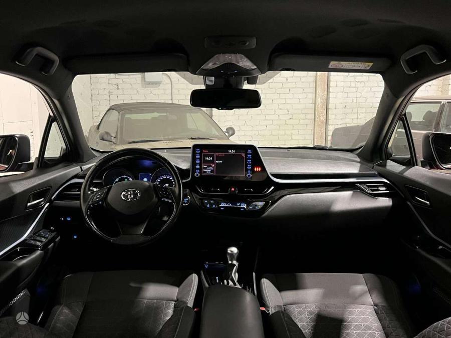 Красный Тойота C-HR 2021 в Клайпеда, объемом двигателя 1.80 л и пробегом 173 тыс. км за 17999 €, фото 30 на AUTOMOTO.COM.LV