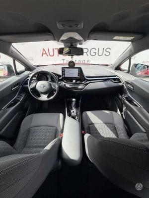 Sarkans Toyota C-HR 2021 Tauragė, ar dzinēja tilpumu 1.80 L un nobraukumu 66 tūkst. km par 18800 €, foto 45 vietnē AUTOMOTO.COM.LV