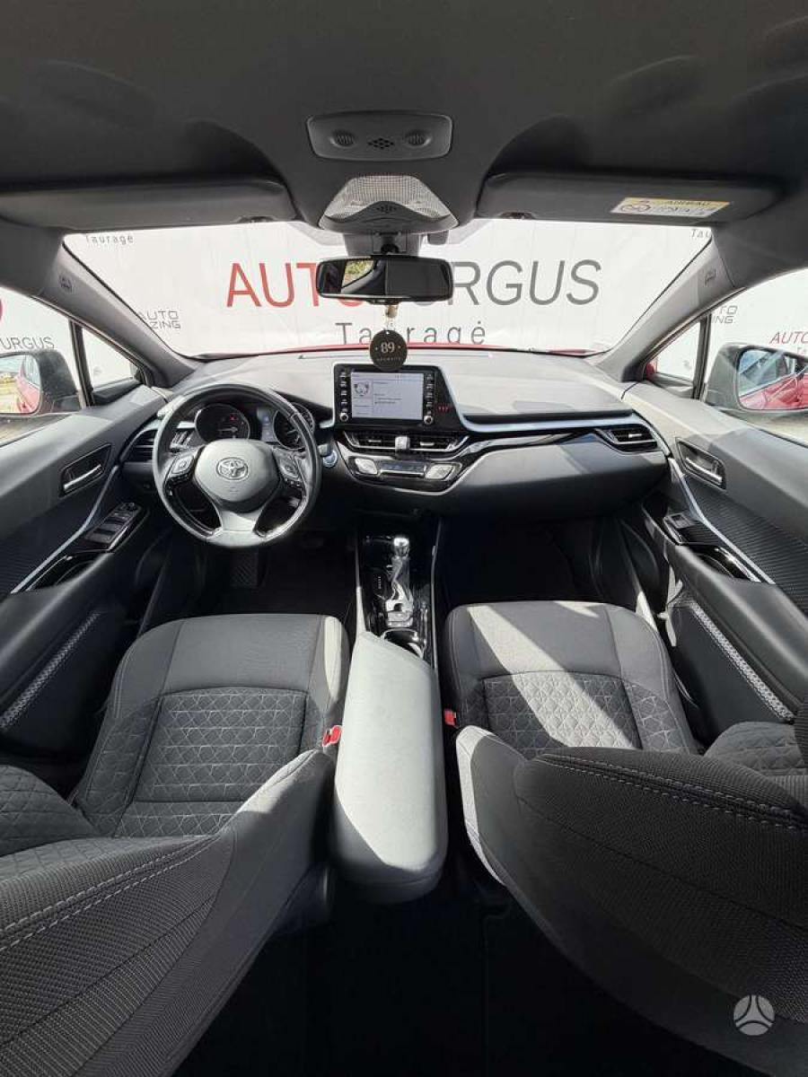 Sarkans Toyota C-HR 2021 Tauragė, ar dzinēja tilpumu 1.80 L un nobraukumu 66 tūkst. km par 18800 €, foto 45 vietnē AUTOMOTO.COM.LV