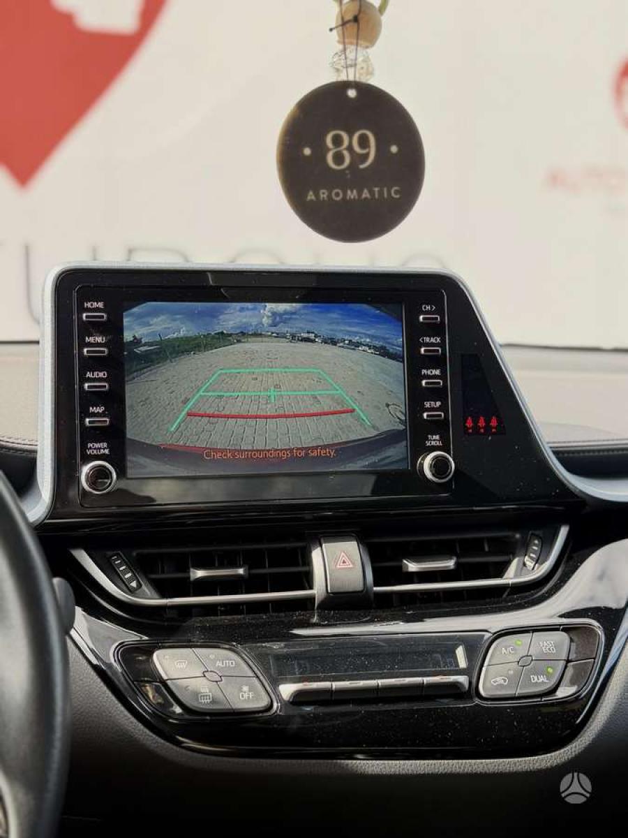 Sarkans Toyota C-HR 2021 Tauragė, ar dzinēja tilpumu 1.80 L un nobraukumu 66 tūkst. km par 18800 €, foto 53 vietnē AUTOMOTO.COM.LV